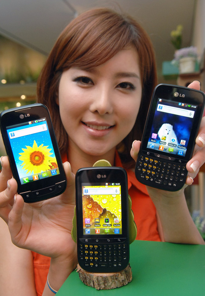 LG unveils two social Gingerbread phones, the Optimus Pro and Optimus Net