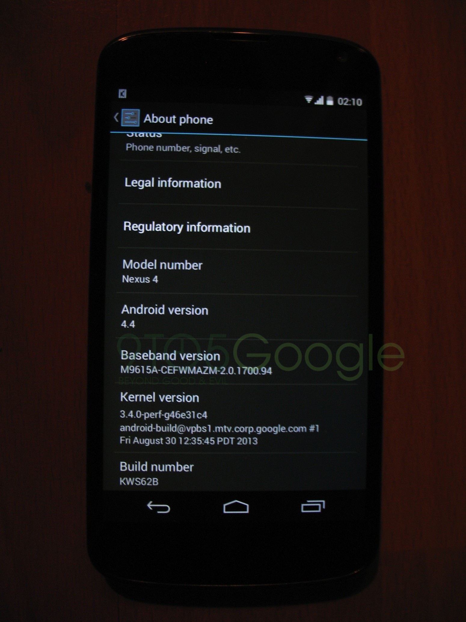 New leaked shots show redesigned Android 4.4 KitKat phone & messaging apps?