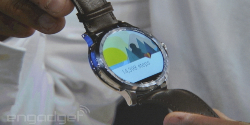 Fossil & Intel show off upcoming round Android Wear smartwatch