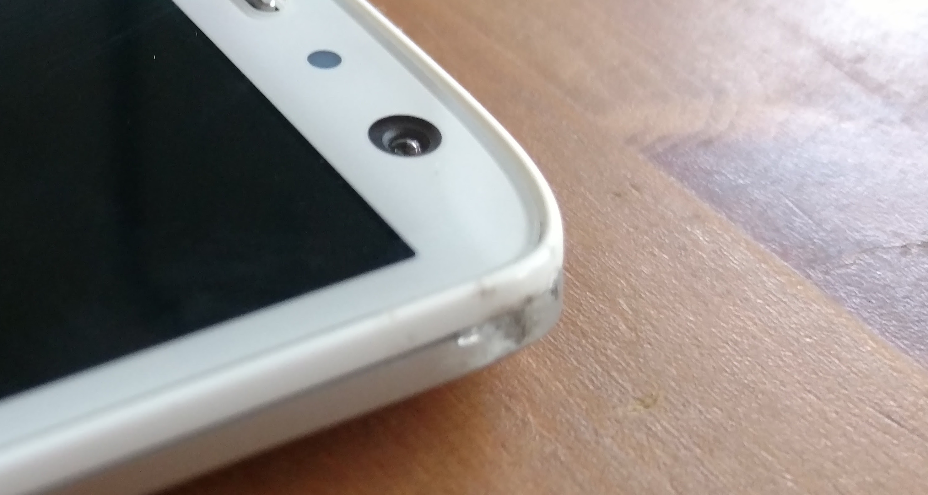 Review: Verizon's new Moto Droid Turbo 2 and Maxx 2 can't break..free ...