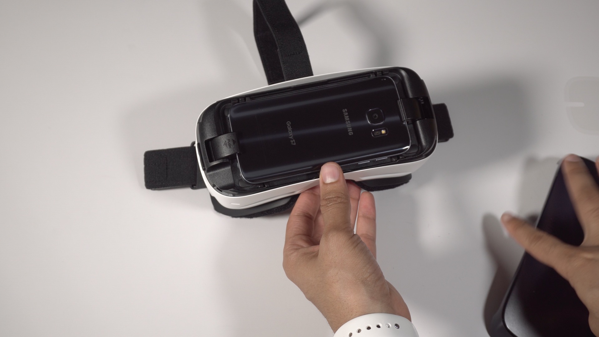 Hands-on: Samsung Gear VR unboxing and impressions