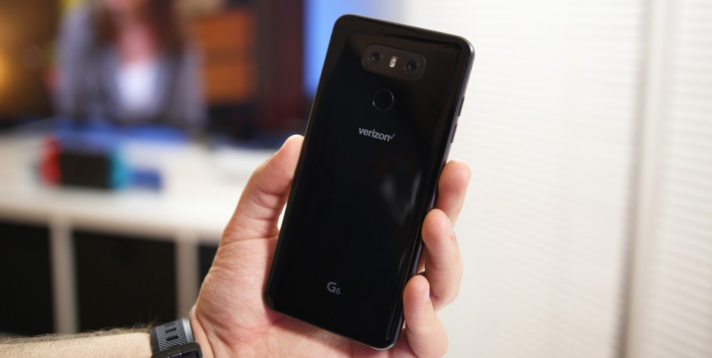 Android Oreo is now rolling out to LG G6 on Verizon, unlocked Moto Z ...