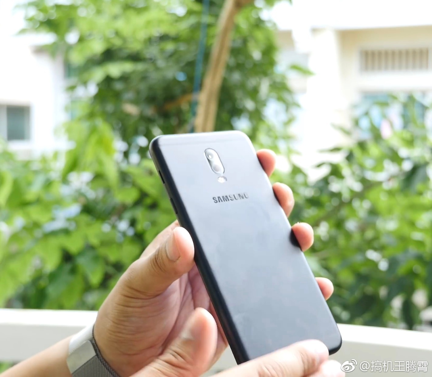 Samsung Galaxy J7+: Hands-on photos showcase a metal body and dual ...