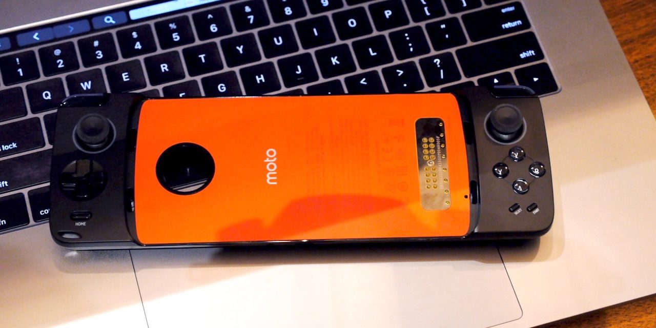 Review: Moto Gamepad Mod offers expansive controls and extra battery ...