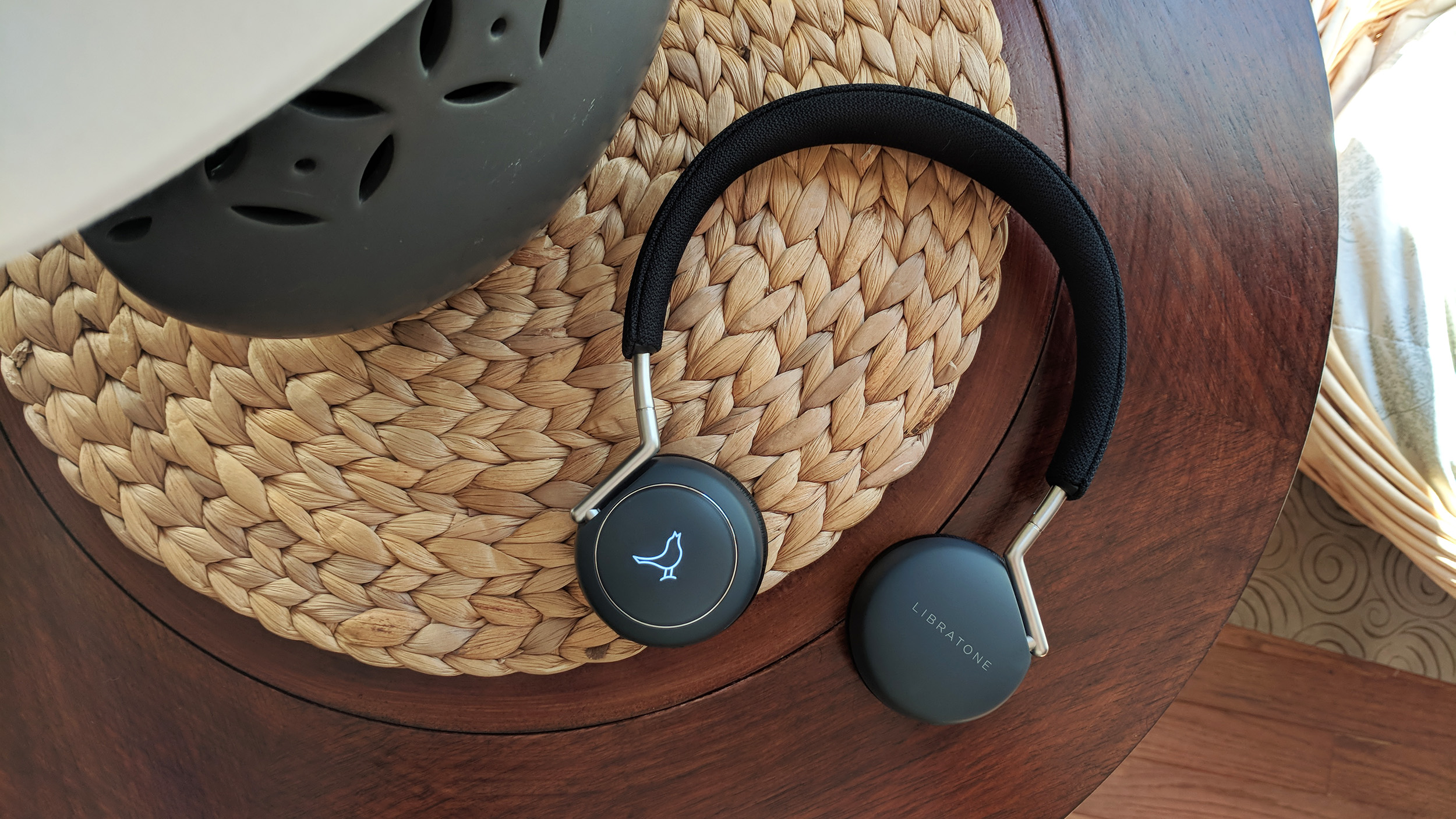 Review: Libratone Q Adapt wireless headphones are a great auto-pairing ...