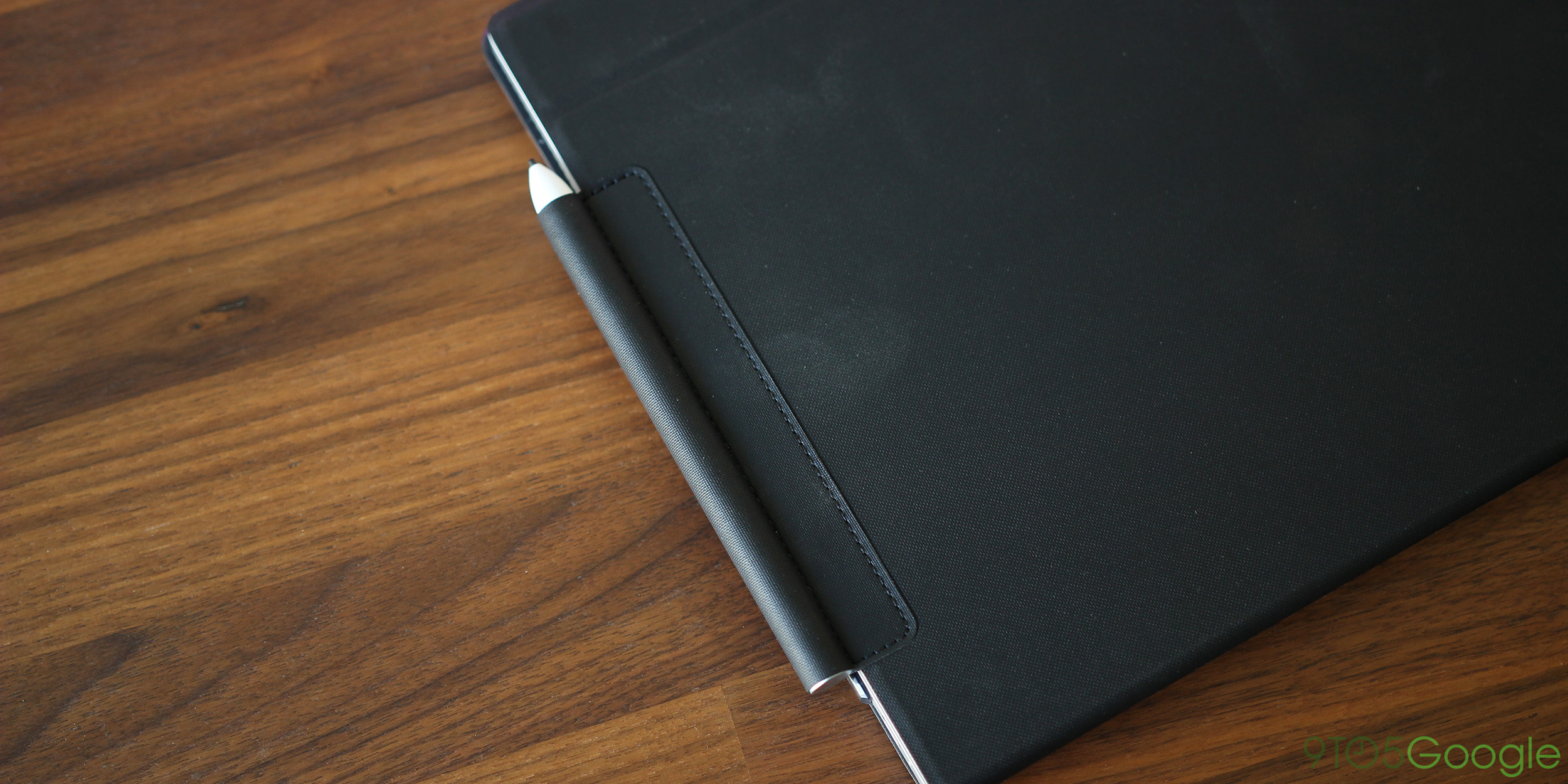 Hands-on: Tech21 Evo Adapt case for Pixelbook - 9to5Google