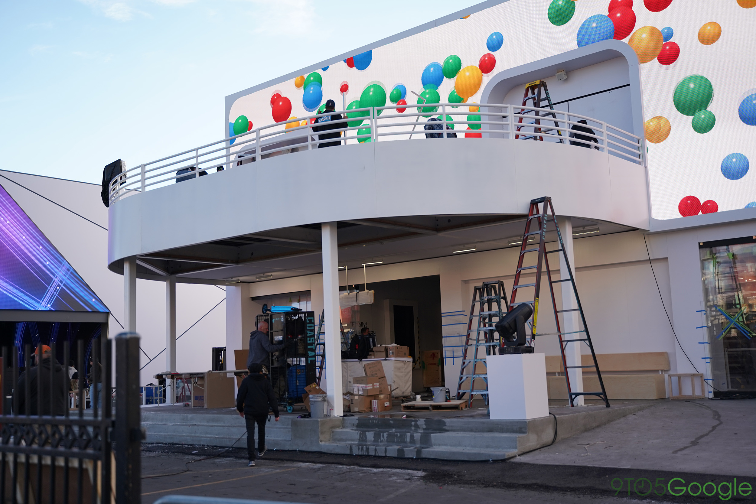 Google sets up at CES 2019 w/ 'Assistant Playground,' monorail ads ...