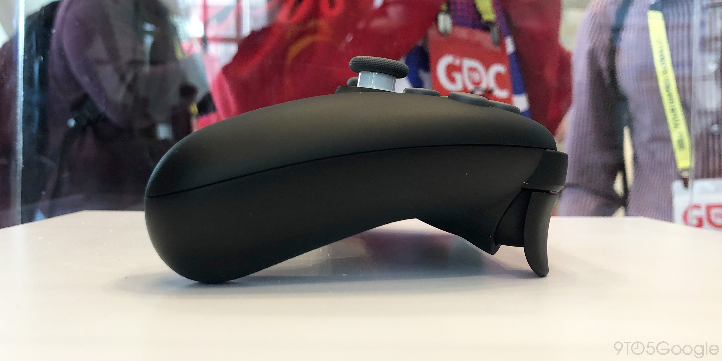 Google Stadia controller brings the 'full Stadia experience' [Gallery]