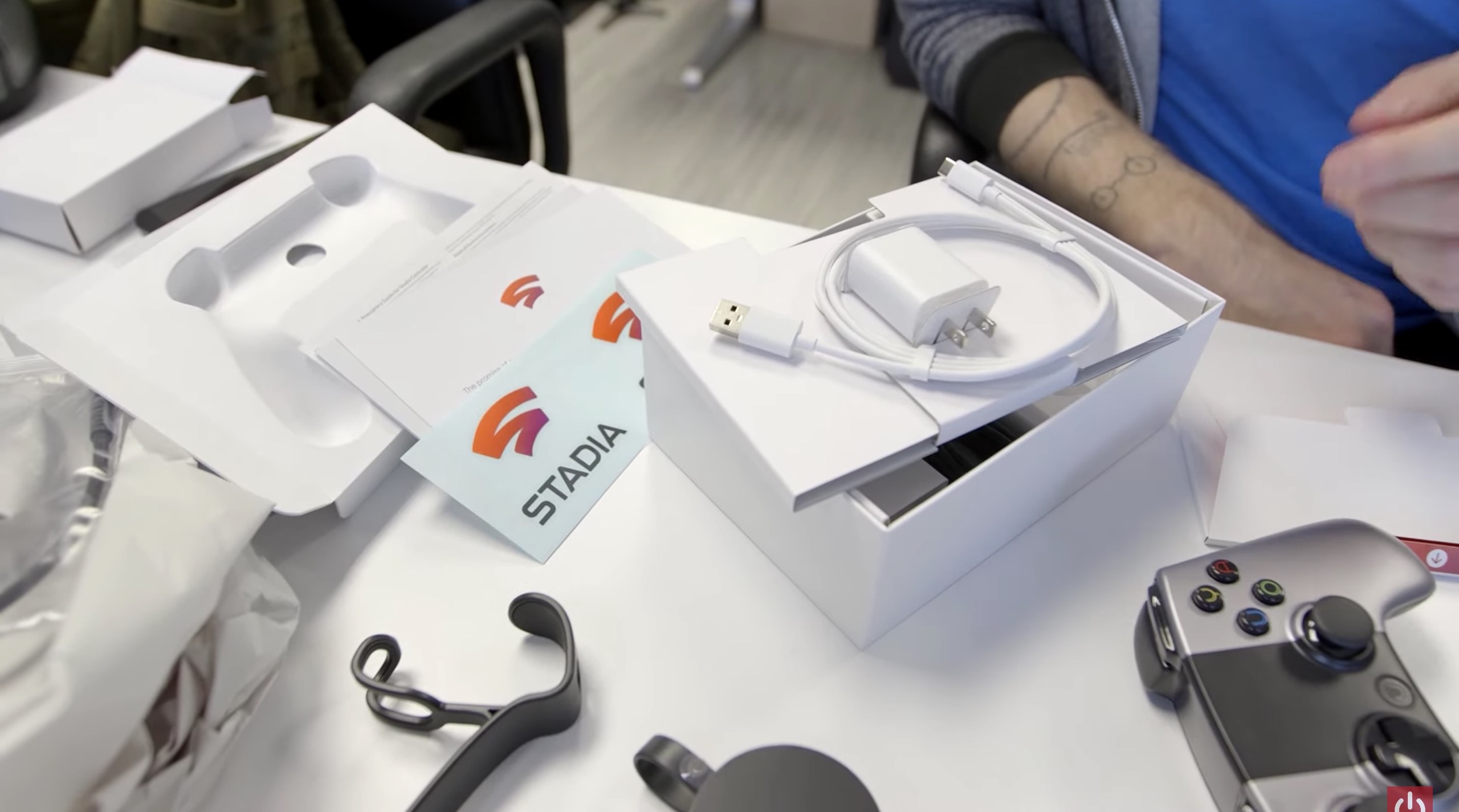 Stadia Founder's Edition gets early unboxing [Gallery]