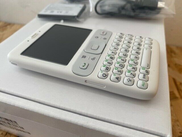 Prototypes of the first Android smartphone pop-up on eBay - 9to5Google