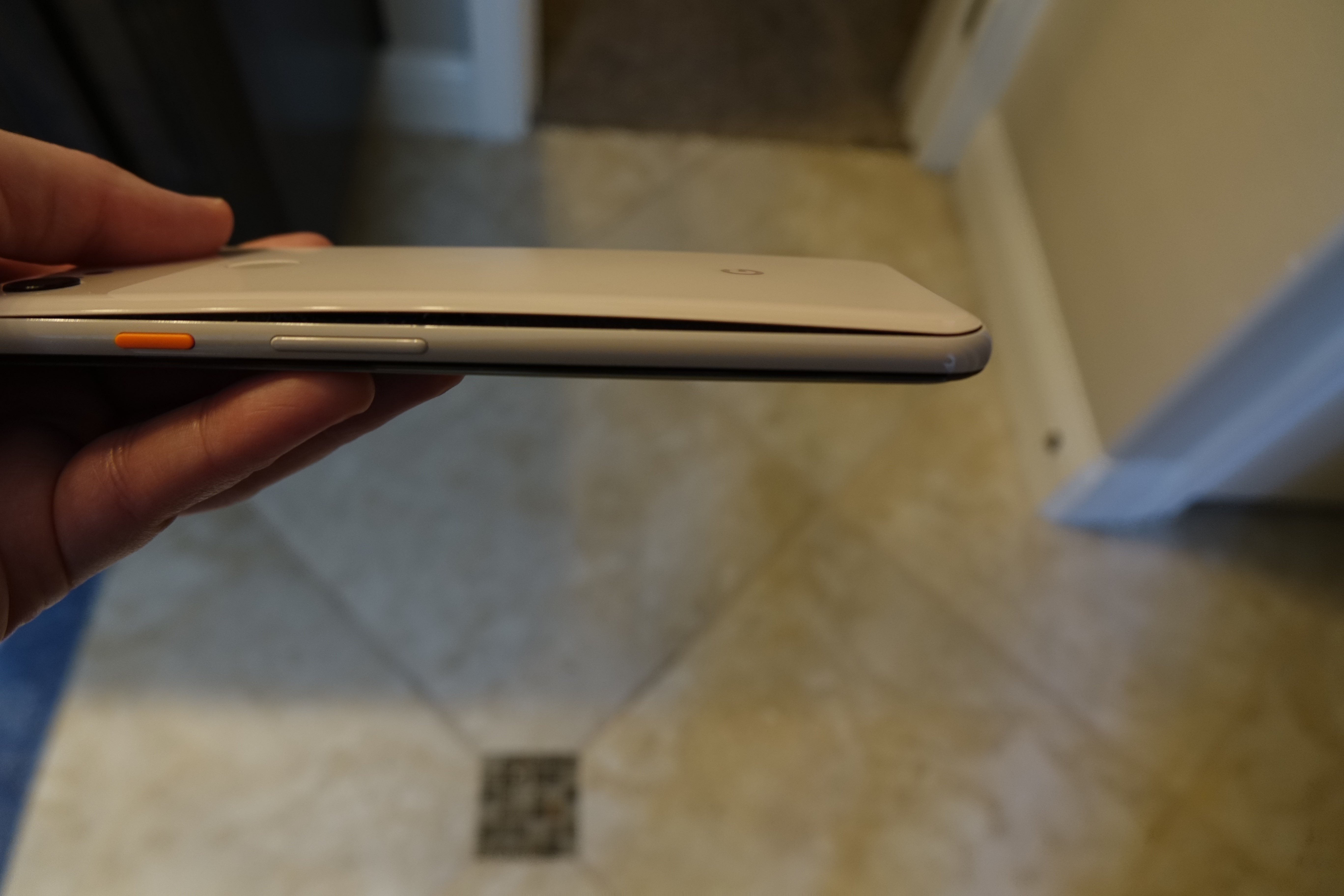 Pixel 3 owners are seeing swollen battery issues w/ damage - 9to5Google