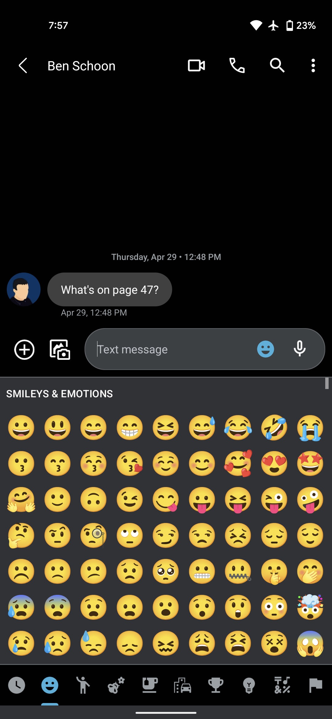 Google Messages gets unified emoji, GIF, and sticker picker - 9to5Google