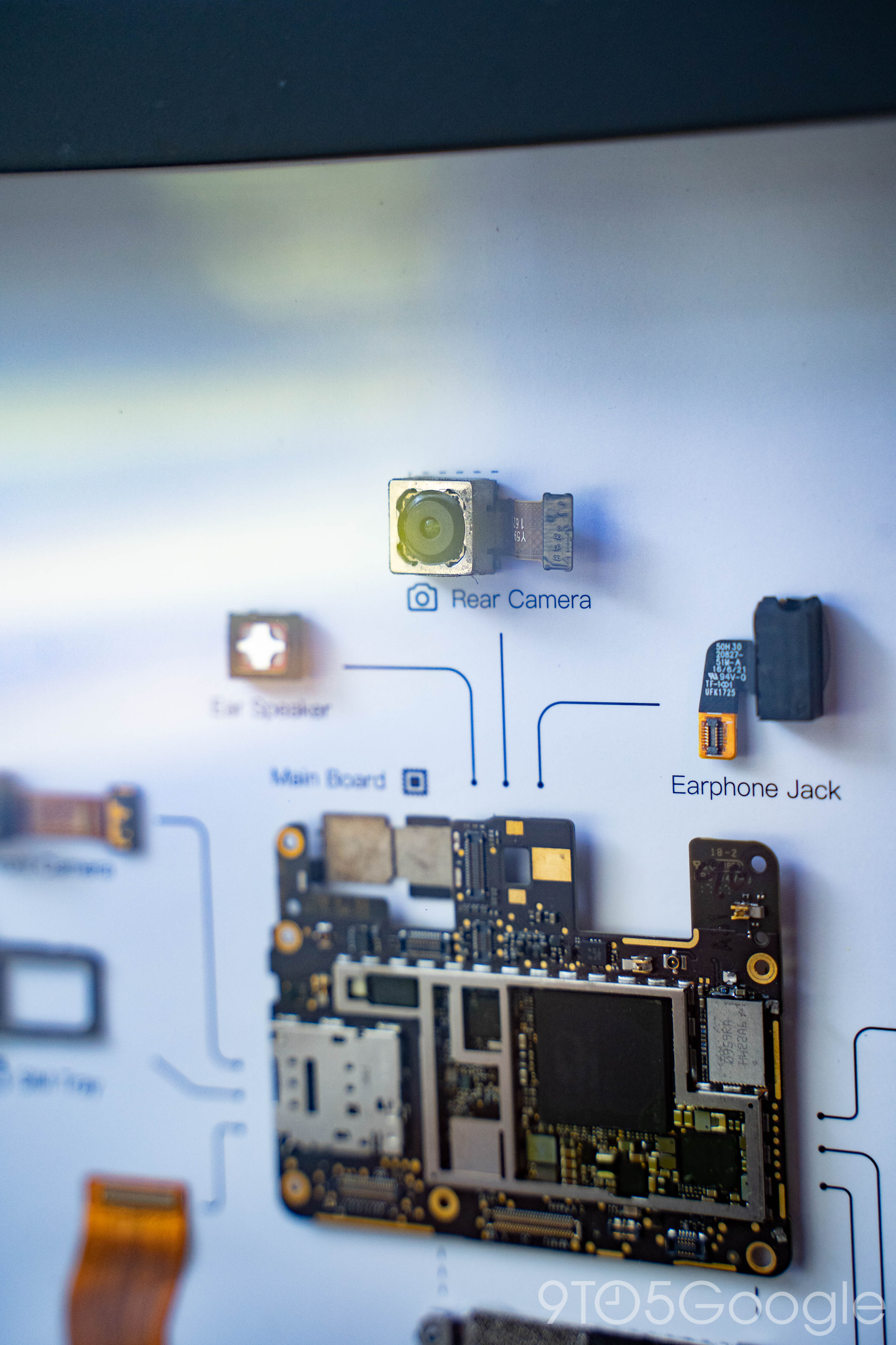 Google Pixel wall art from Grid Studio is ideal for superfans - 9to5Google