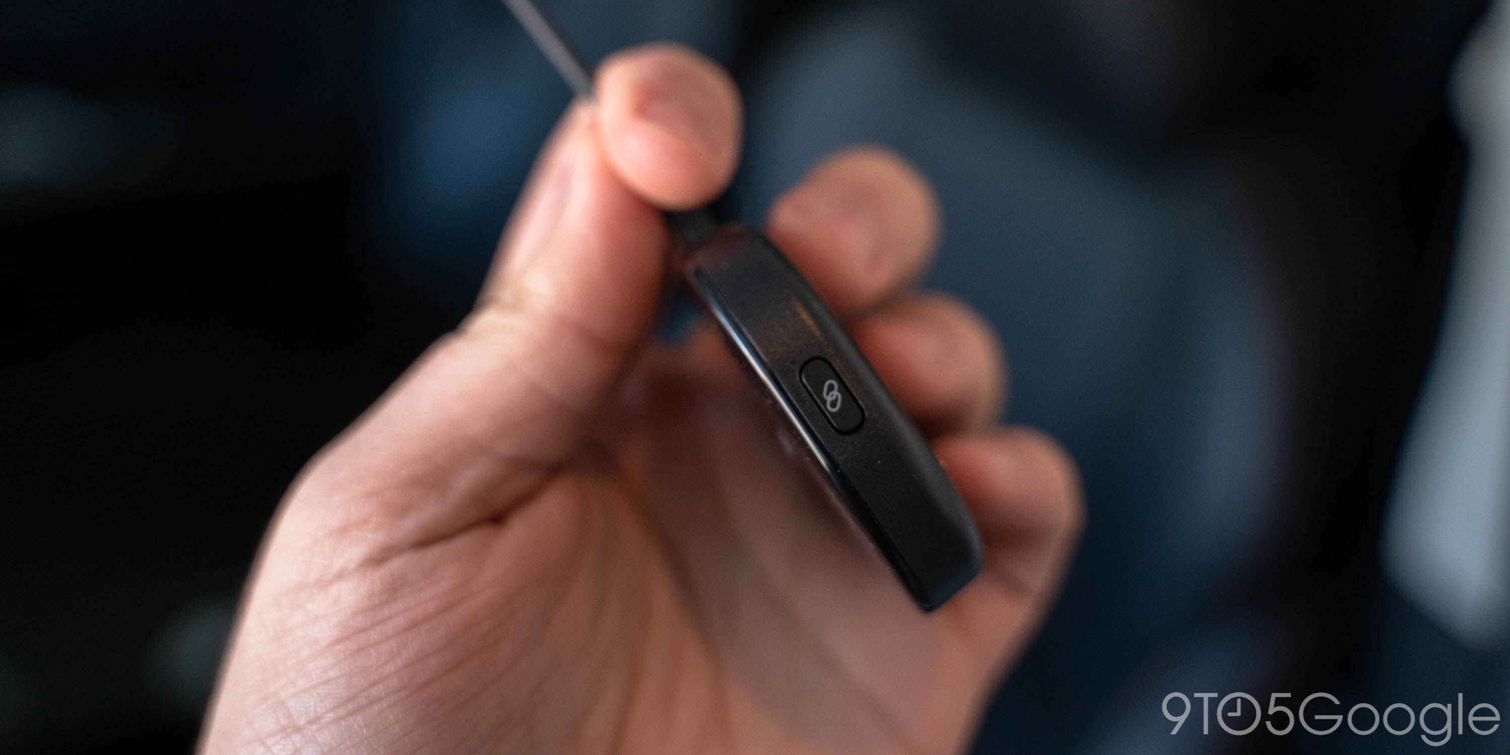 Motorola MA1 hands-on: Dead simple wireless Android Auto - 9to5Google
