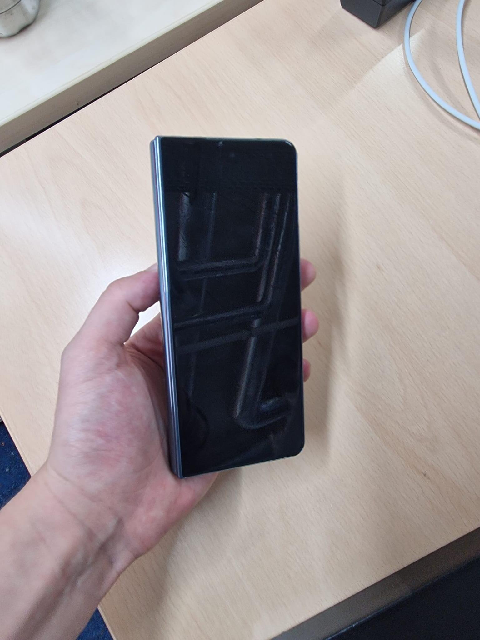 Galaxy Z Fold 4 and Flip 4 show off display crease in live images