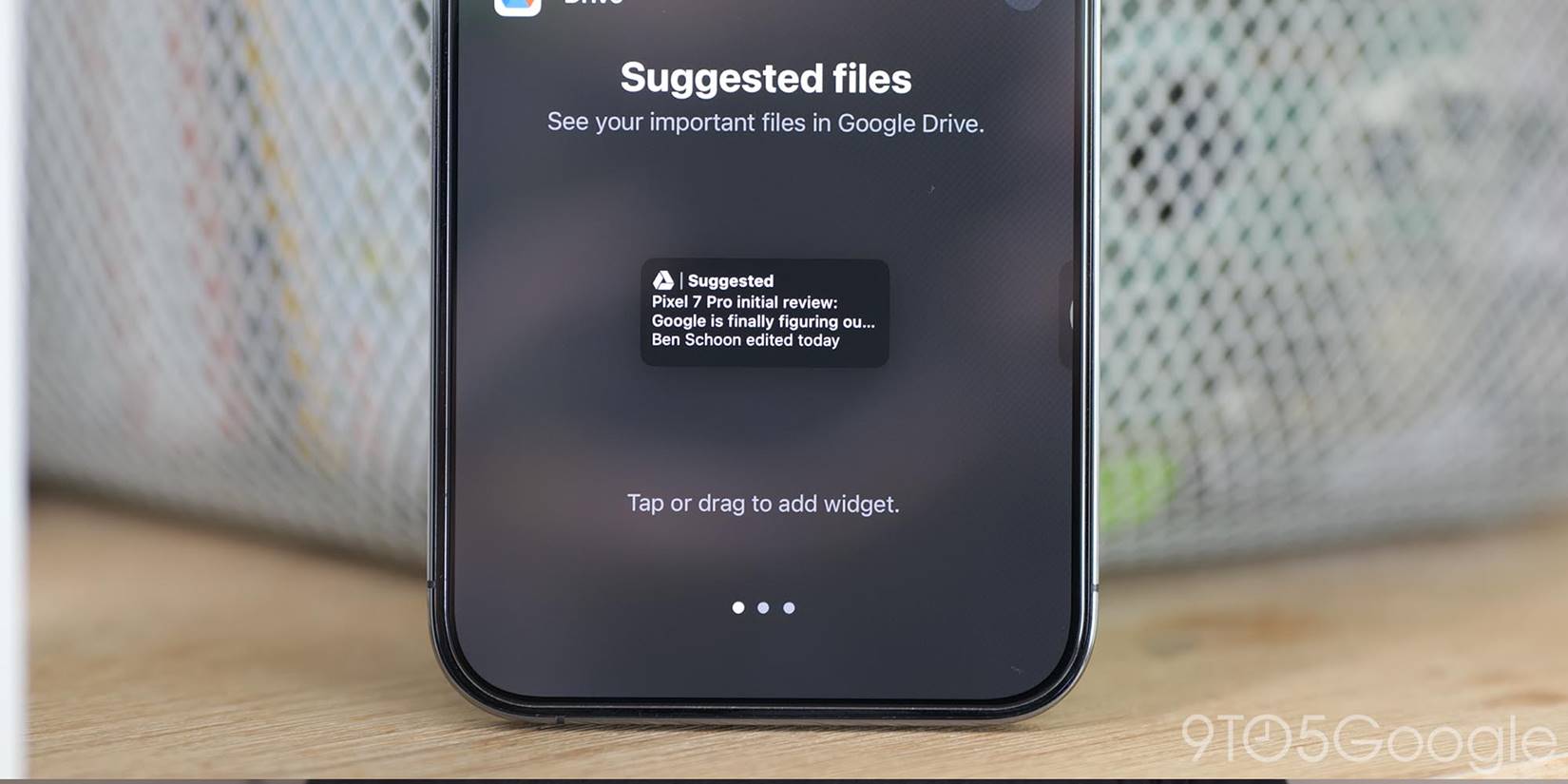 Hands-on with Google lock screen widgets for iOS [Video]