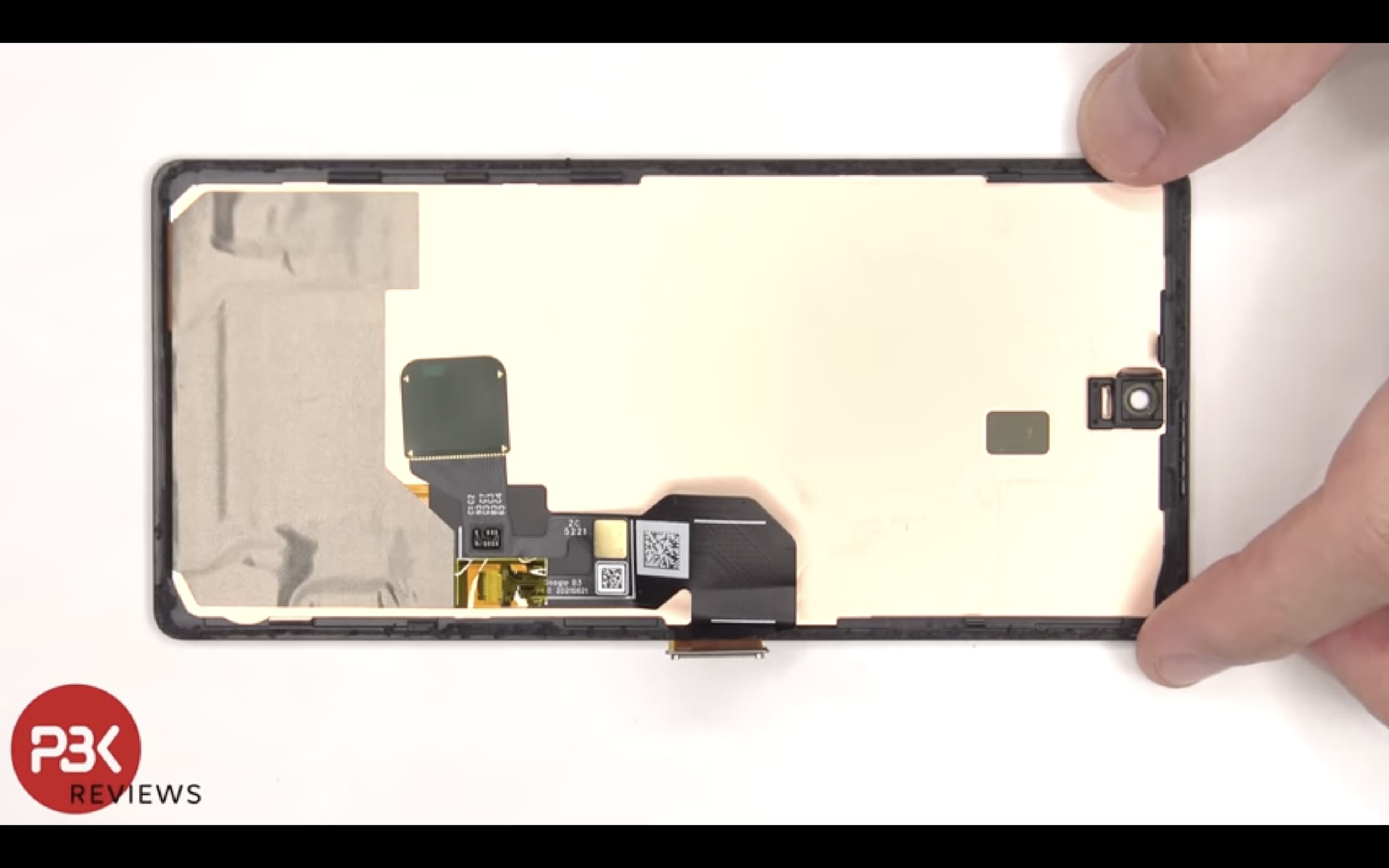 Google Pixel 7 Pro gets an early teardown [Video]