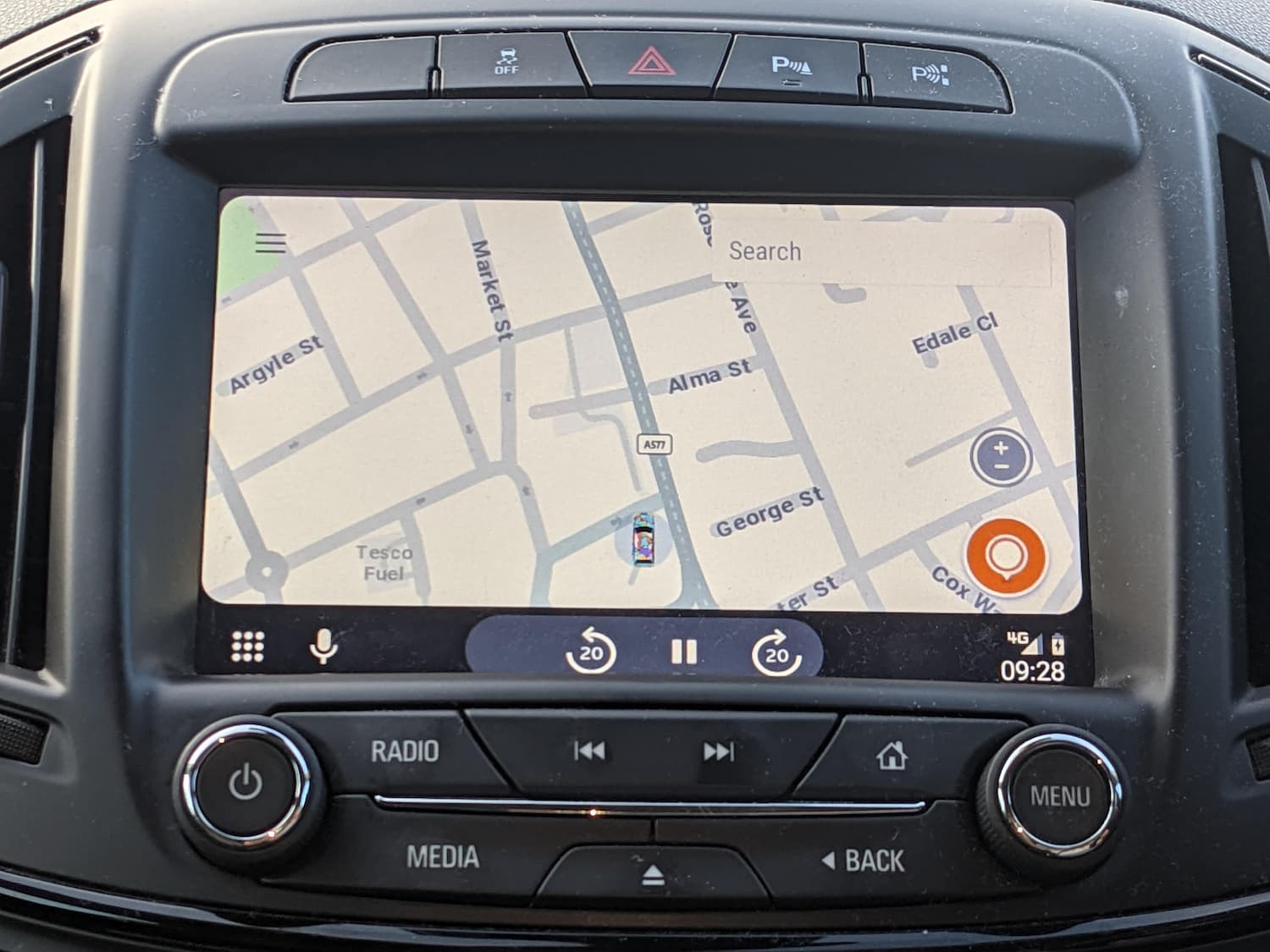 Waze doesn't support Android Auto redesign yet