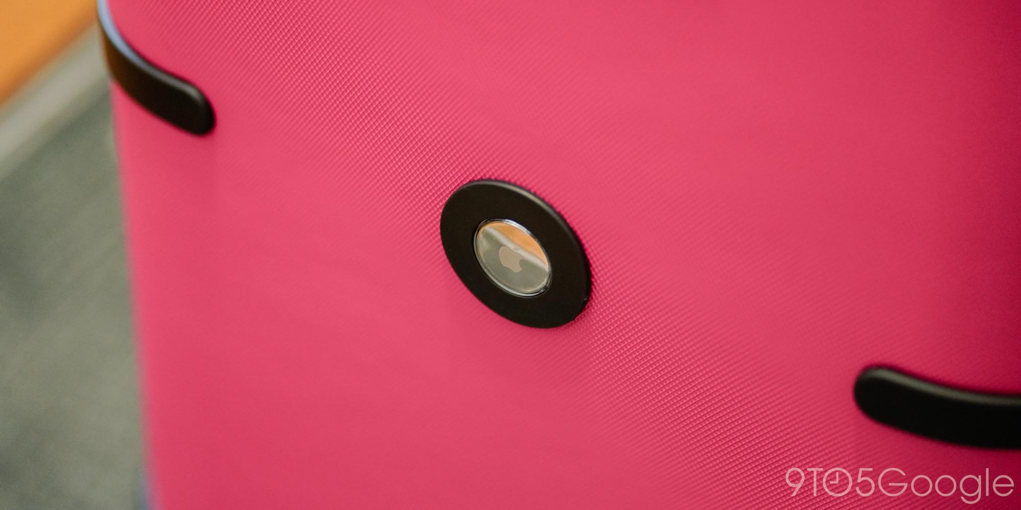 Hands-on: T-Mobile 'Un-Carrier On' suitcase is actually pretty great