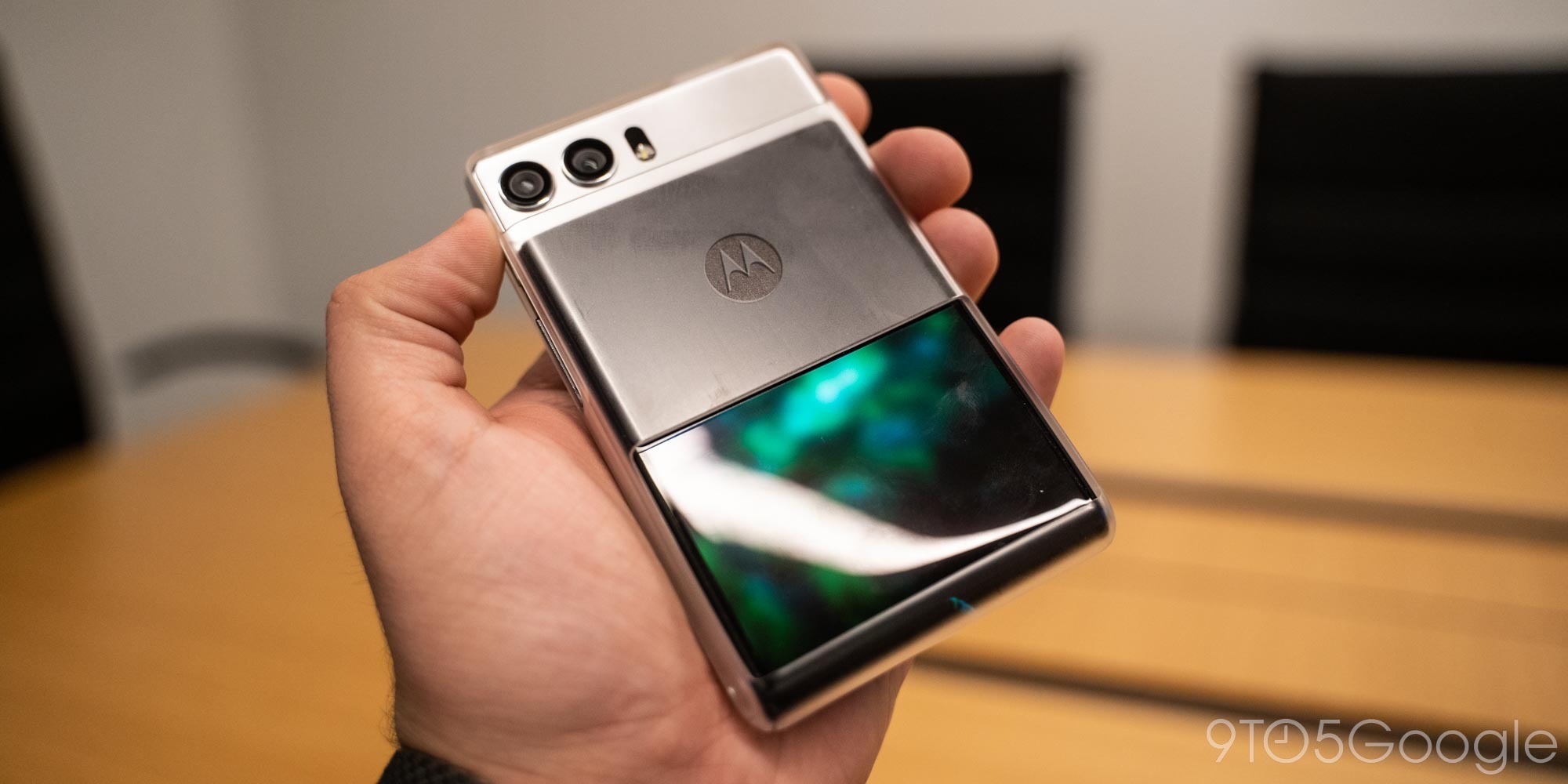 Motorola Rizr made me a believe in rollable phones