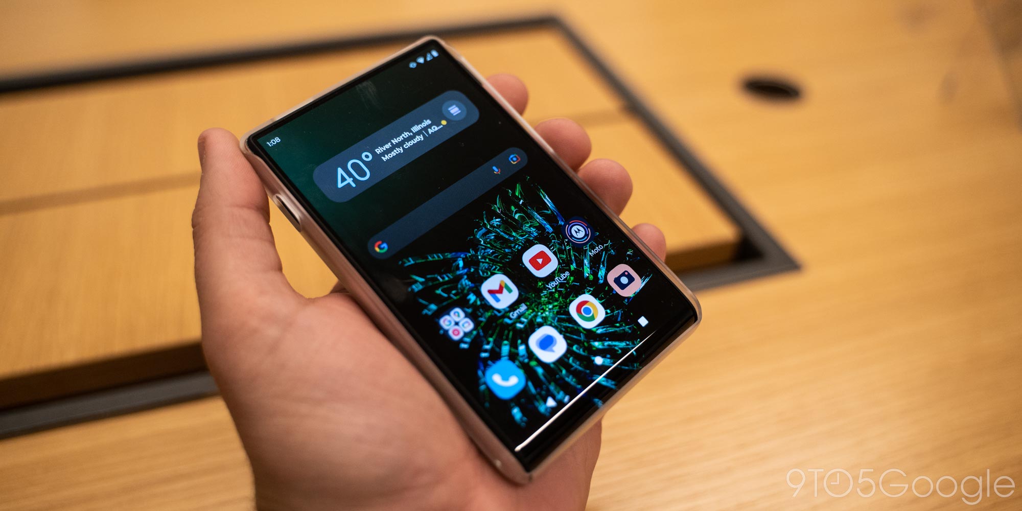 Motorola Rizr made me a believe in rollable phones