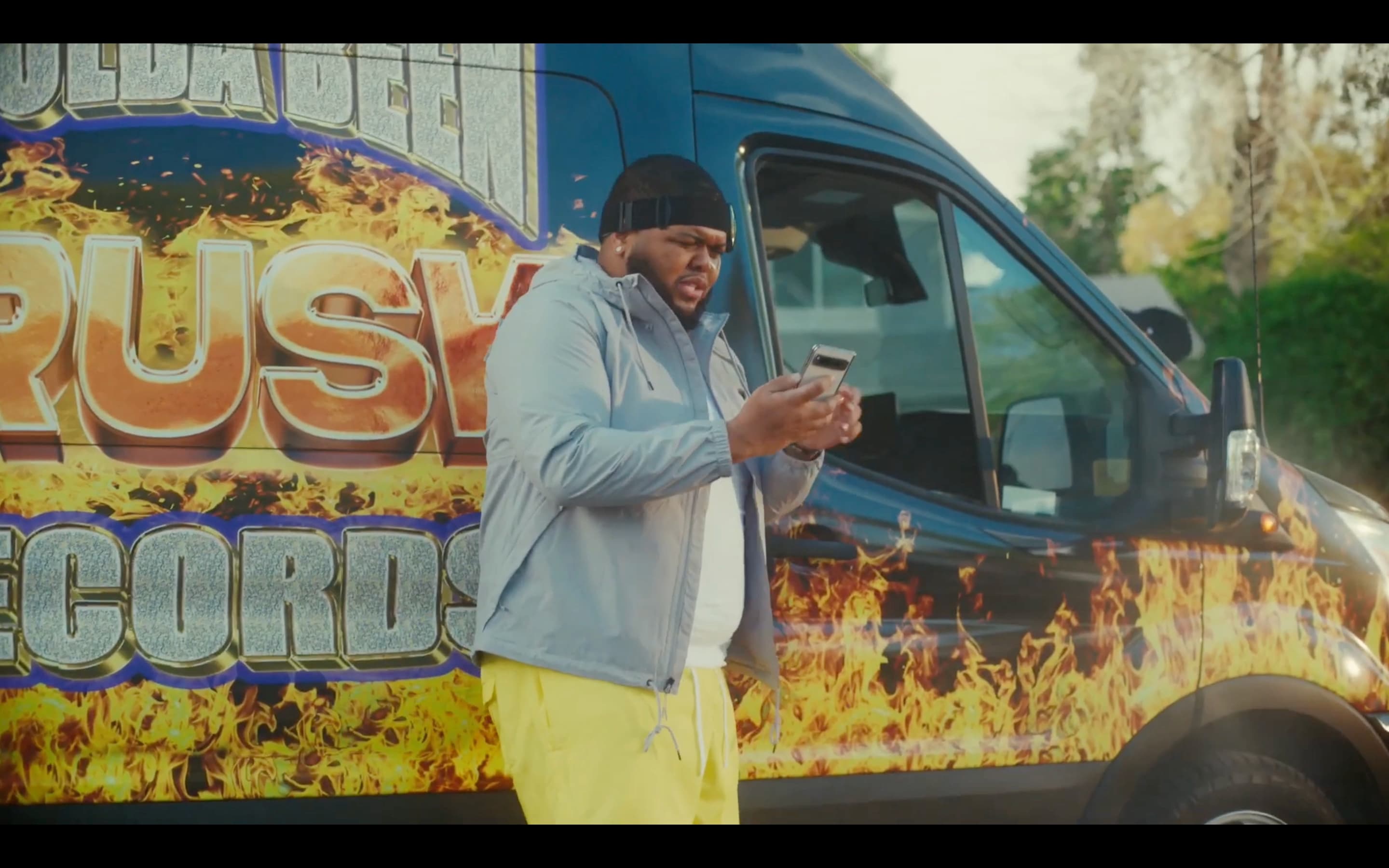 Pixel Fold fully revealed in star-studded Google x NBA ad [Gallery]