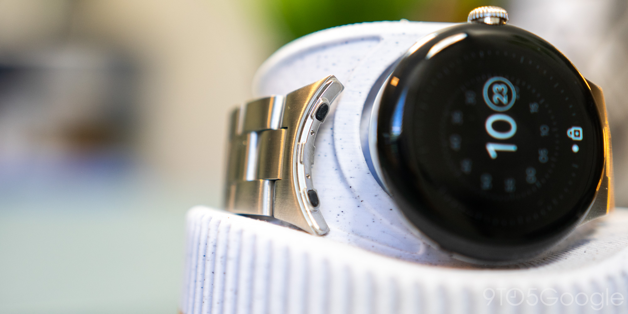 Google's Metal Links Band for the Pixel Watch screams quality