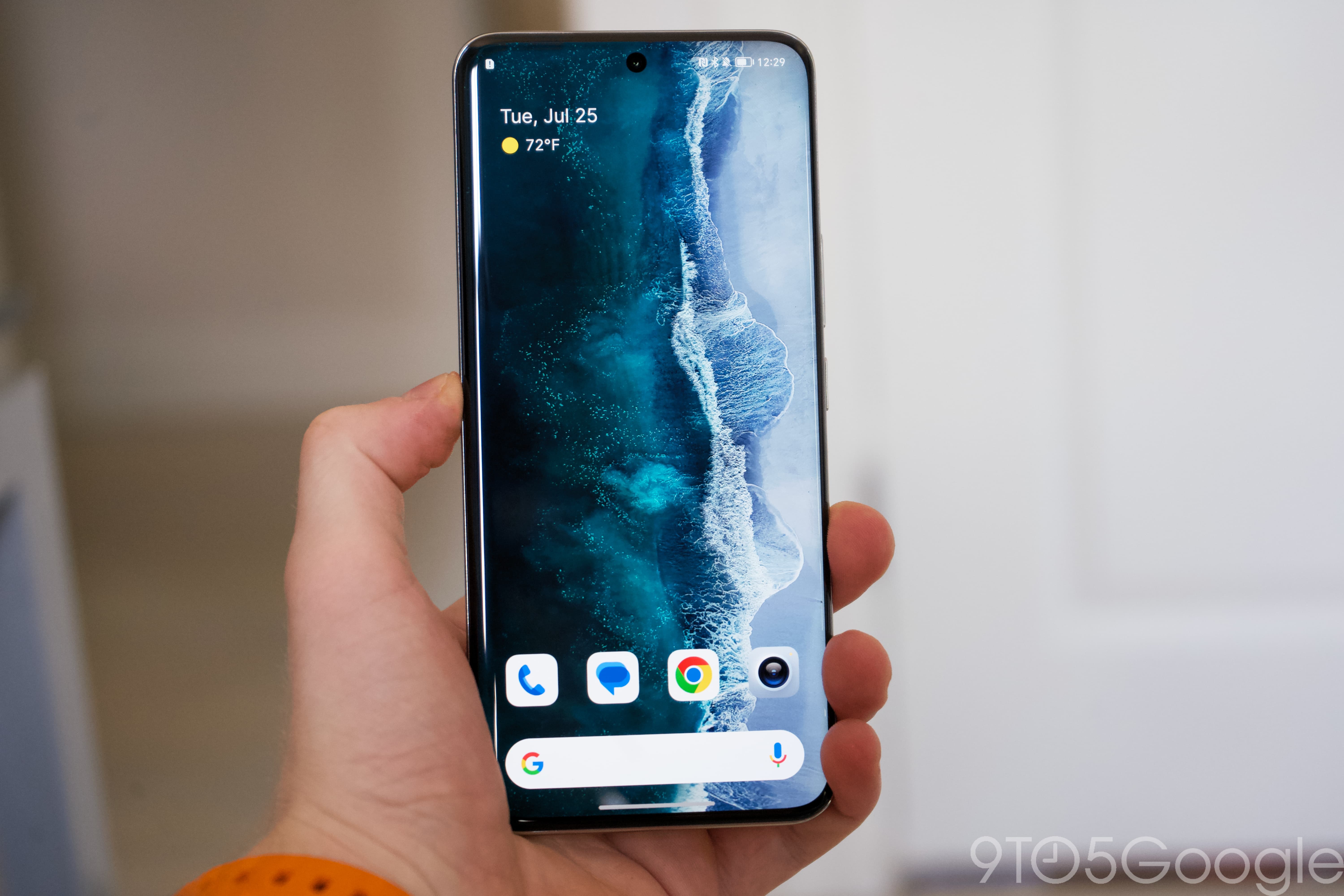 Honor 90: A flagship display in a midrange phone