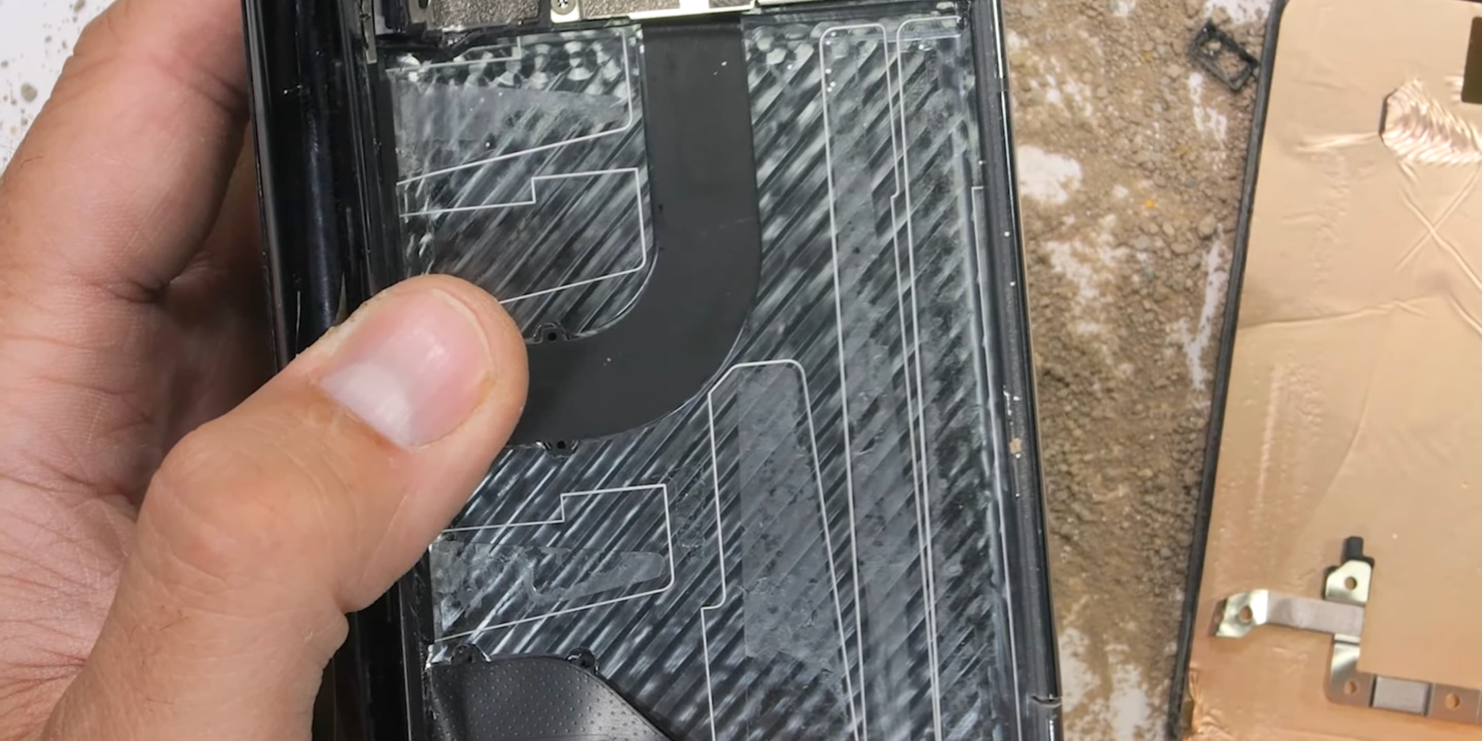Snapped Pixel Fold gets teardown autopsy [Video]