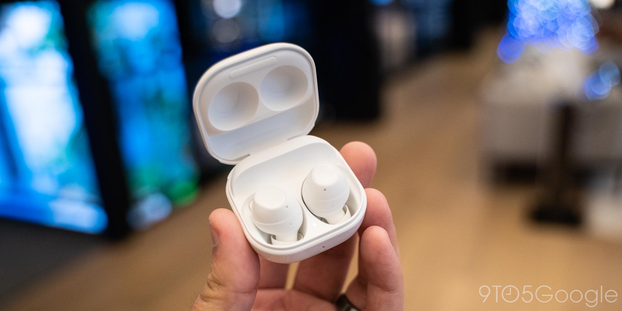 What earbud design style do you prefer? [Poll]