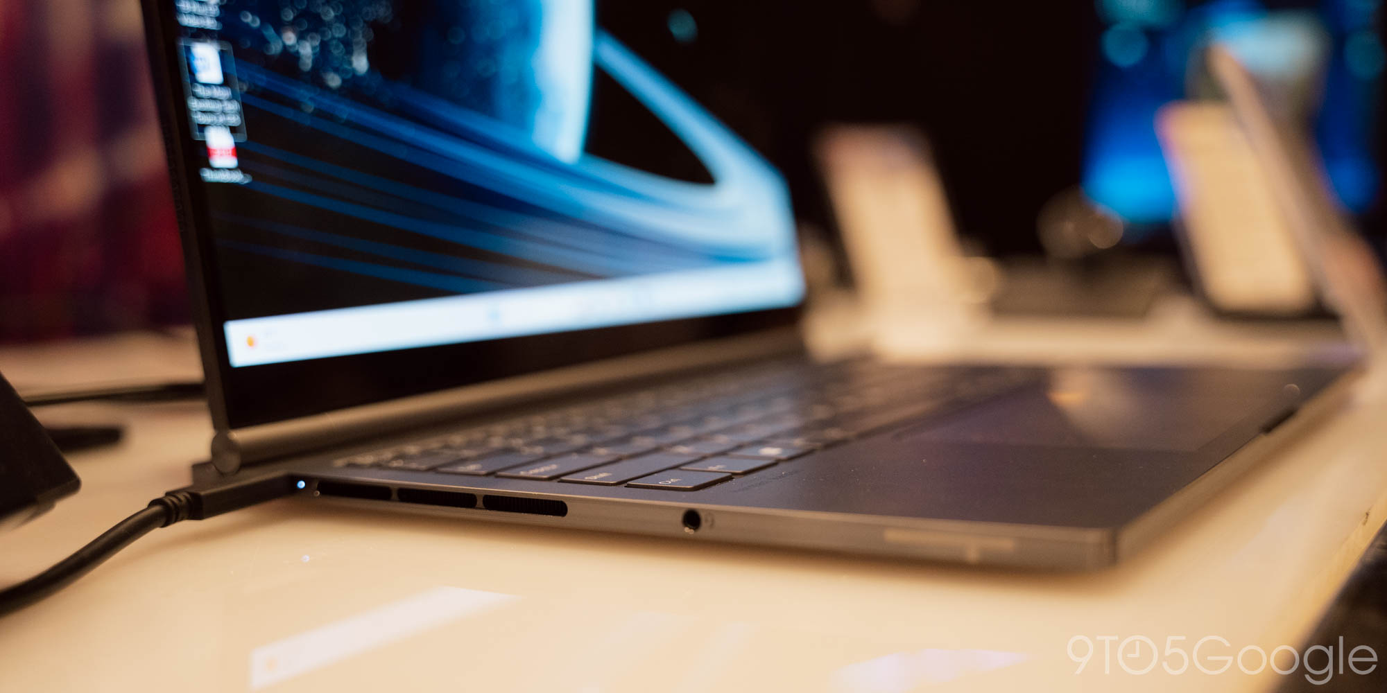 Lenovo's Windows & Android hybrid laptop is a wild, but good idea