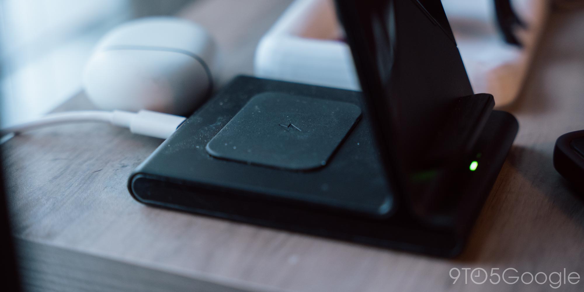 Hands-on: This 3-in-1 Pixel Watch 2 wireless charging dock is great