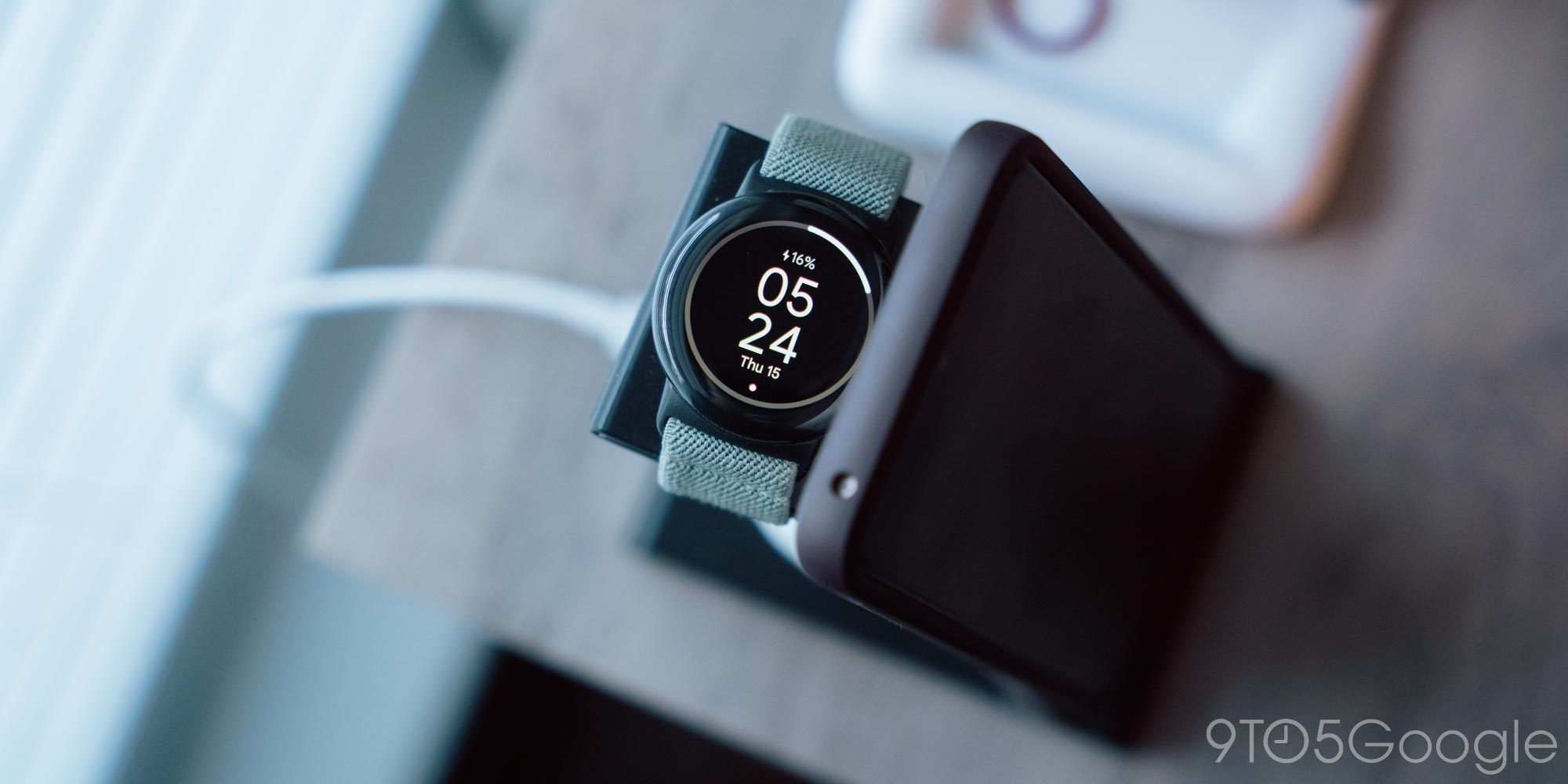 Hands-on: This 3-in-1 Pixel Watch 2 wireless charging dock is great