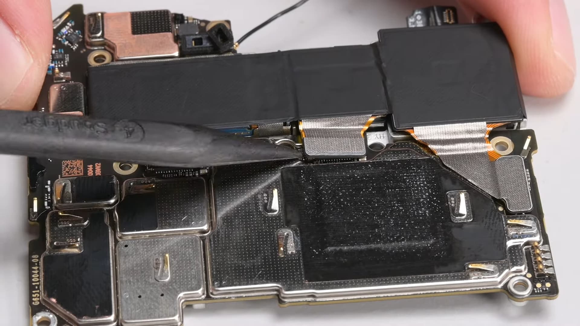 Pixel 9 Pro teardown: Dual-entry design aids durability