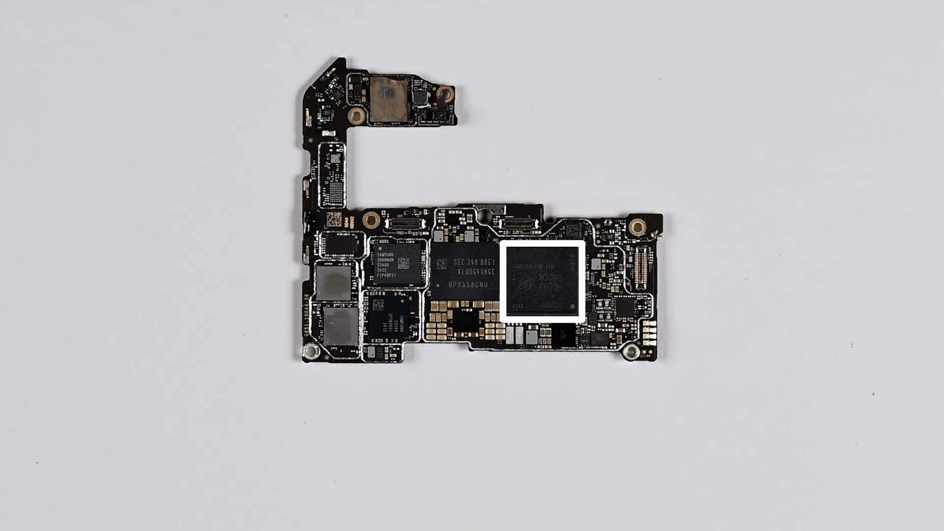 Pixel 9 Pro teardown: Dual-entry design aids durability