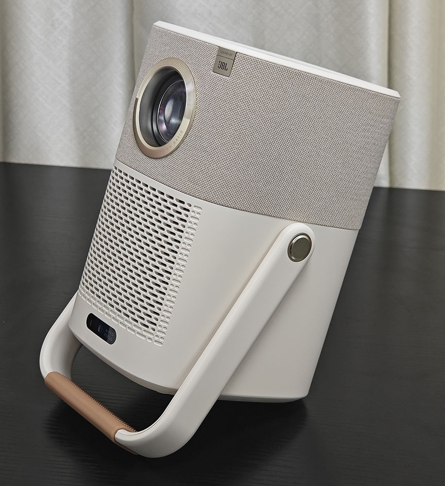 Yaber Projector T2 Plus is an outdoor cinema device that thinks it's a ...