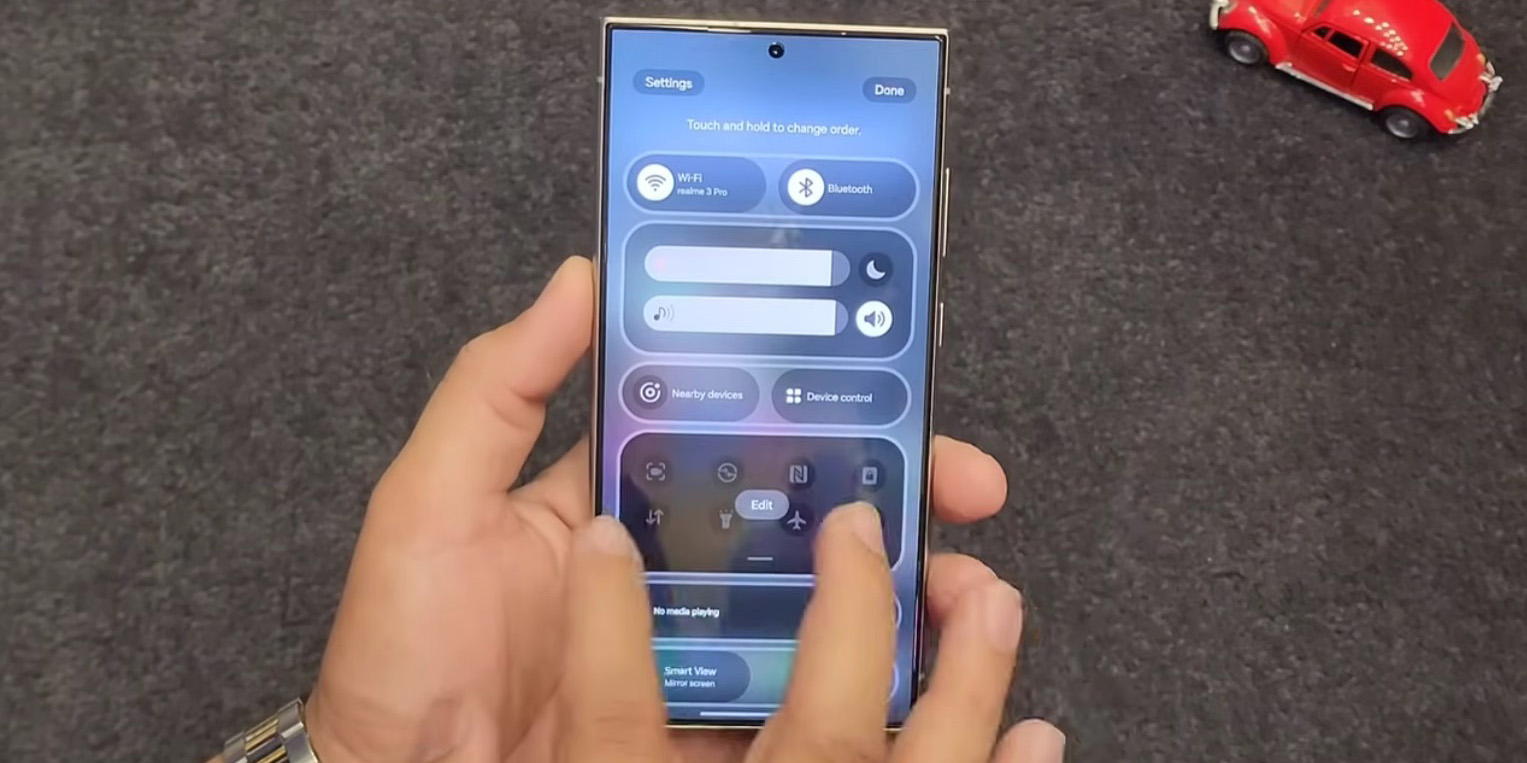 Samsung won't force split Quick Settings in Android 15