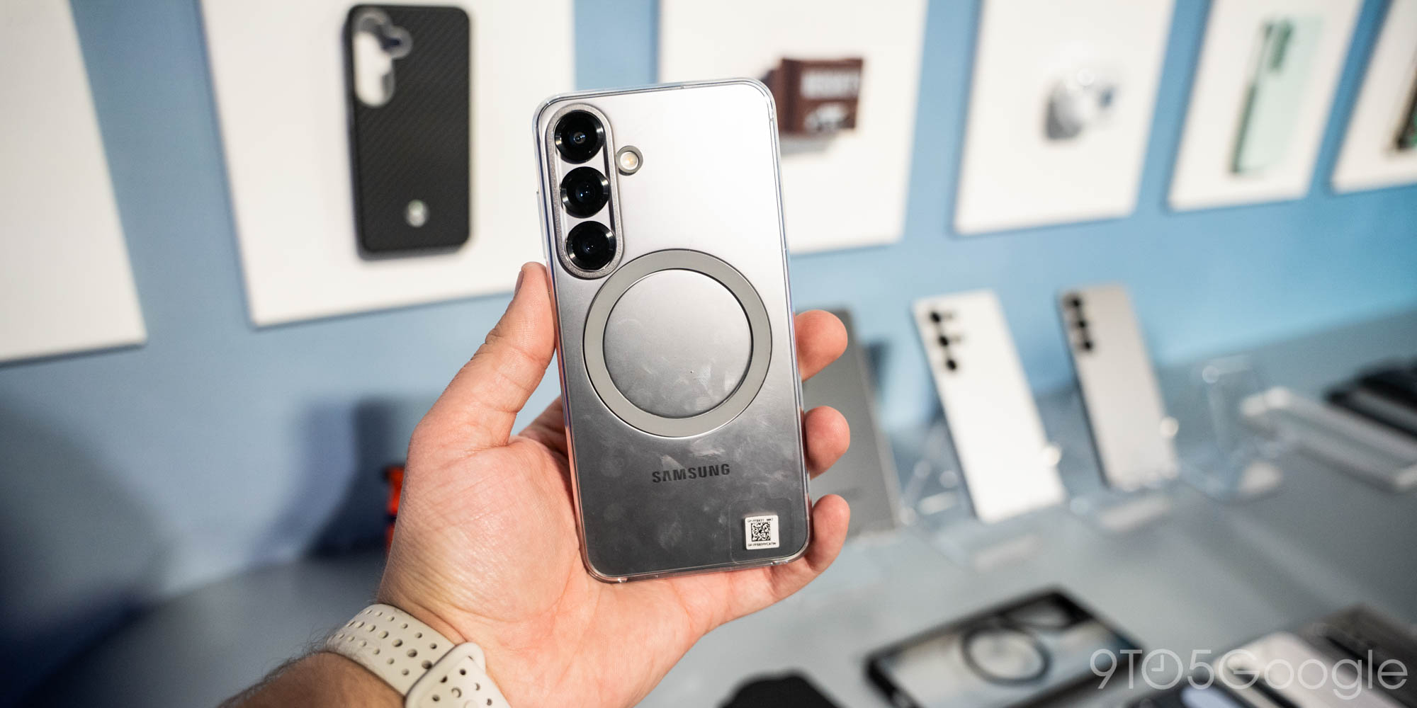 Galaxy S25 is ready for Qi2, but there's a big problem