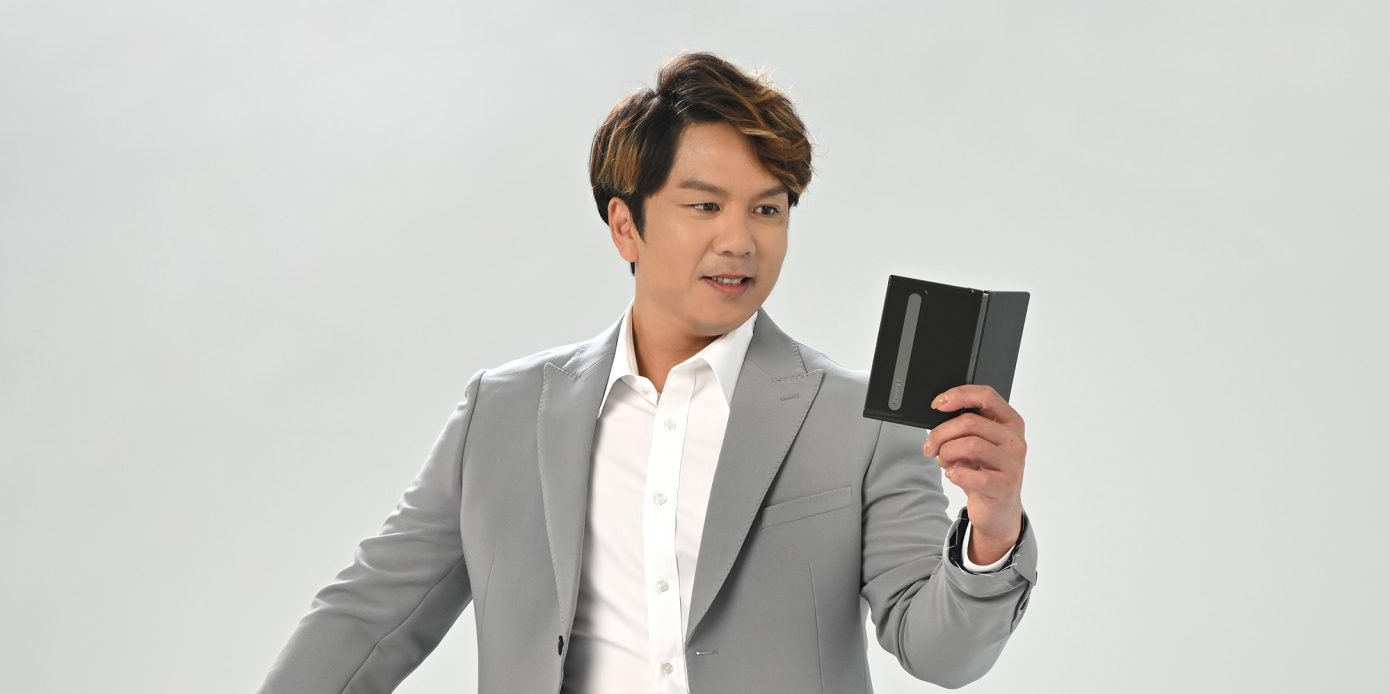 Foldable e-ink readers are a thing now [Gallery]