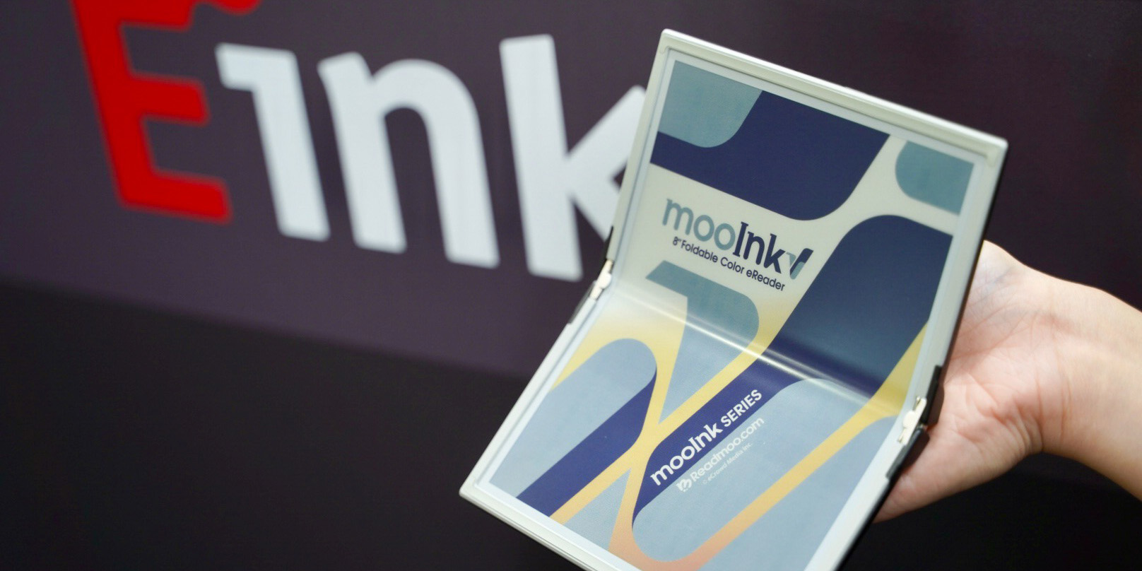 Foldable e-ink readers are a thing now [Gallery]