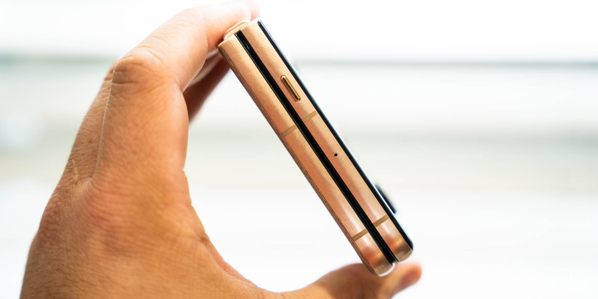 Motorola Razr Ultra Review: As good as flip phones get