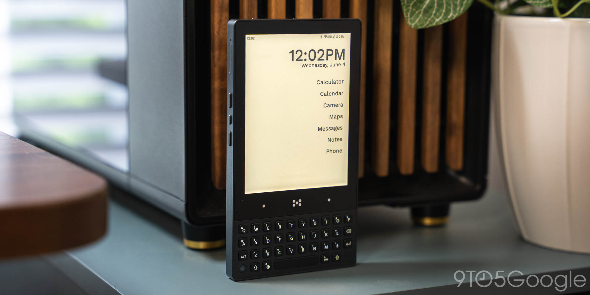 Review: The Minimal Phone wants you to hate phones, and it works