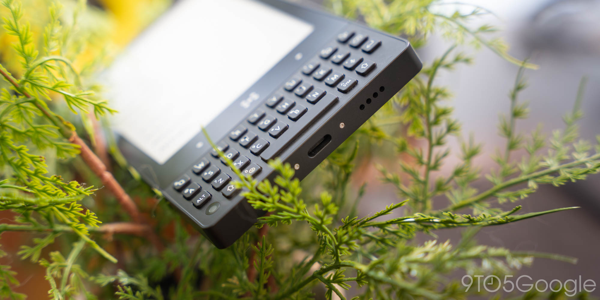 Review: The Minimal Phone wants you to hate phones, and it works