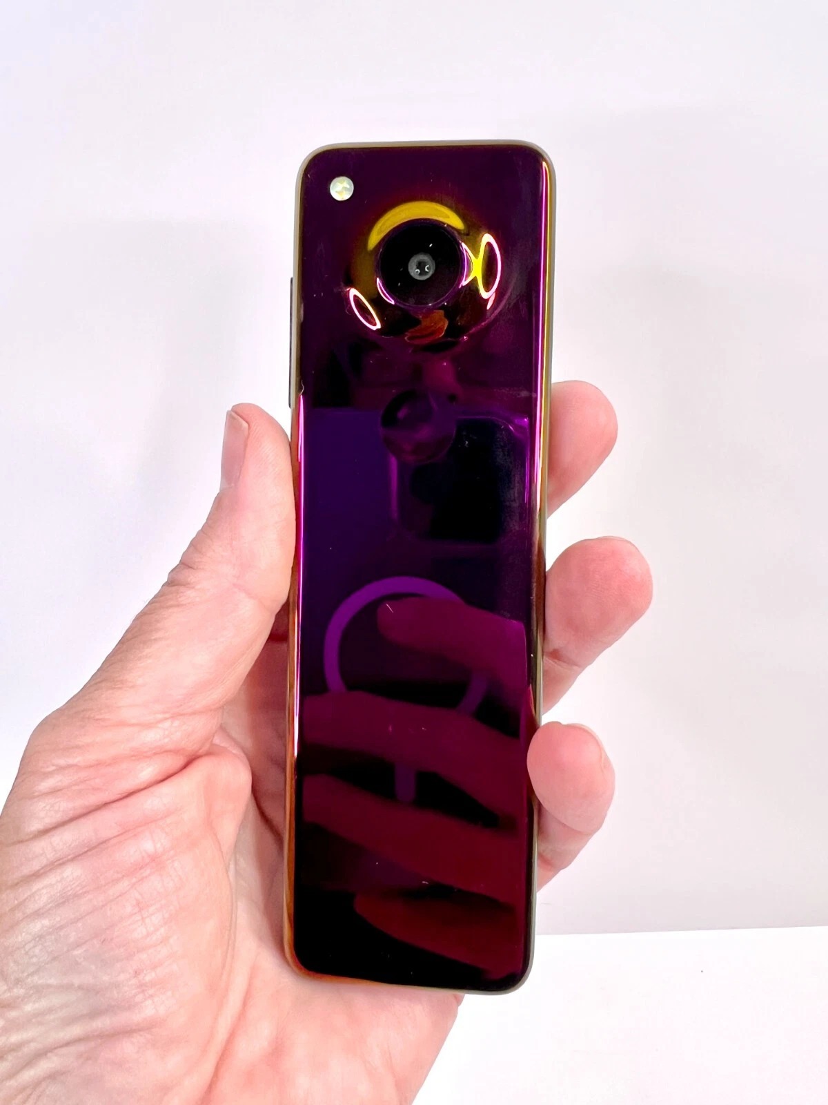 Someone is selling a bunch of rare Essential Gem phones [Gallery]