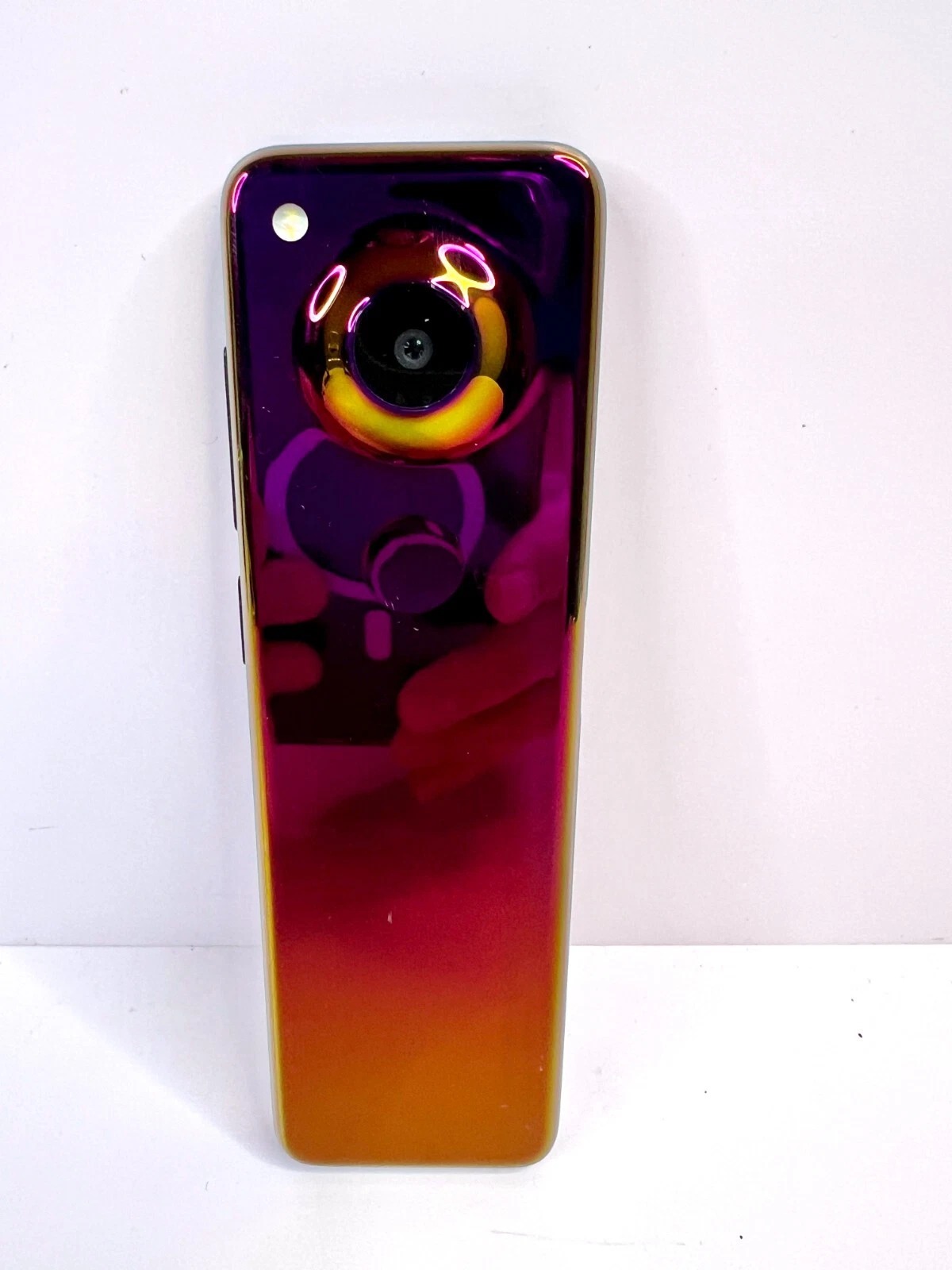 Someone is selling a bunch of rare Essential Gem phones [Gallery]