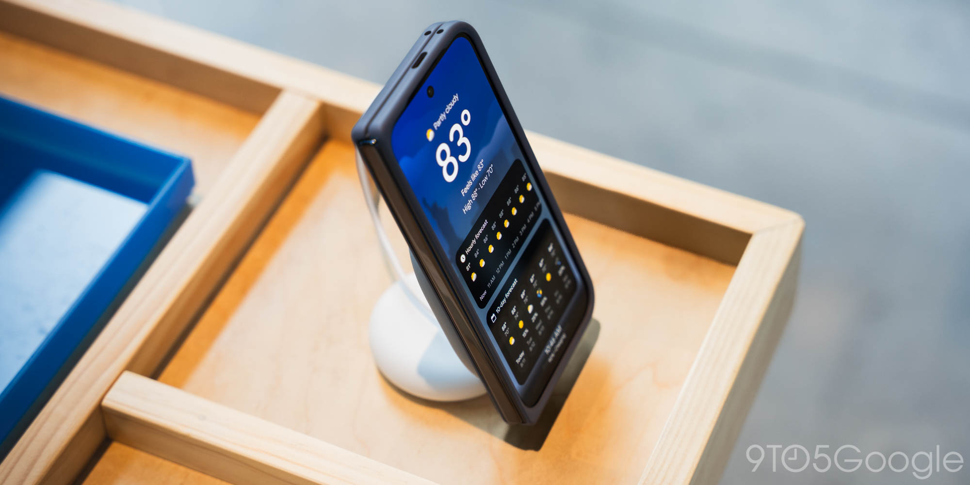 Here's what the Pixel 10's new Pixelsnap screensaver can do