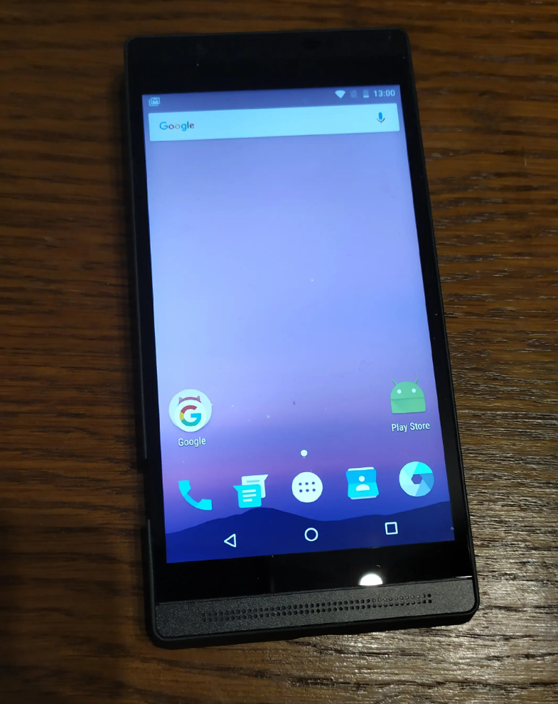 Google's modular Project Ara shown off a decade after it was killed