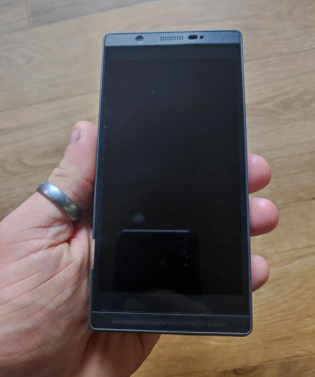 Google's modular Project Ara shown off a decade after it was killed