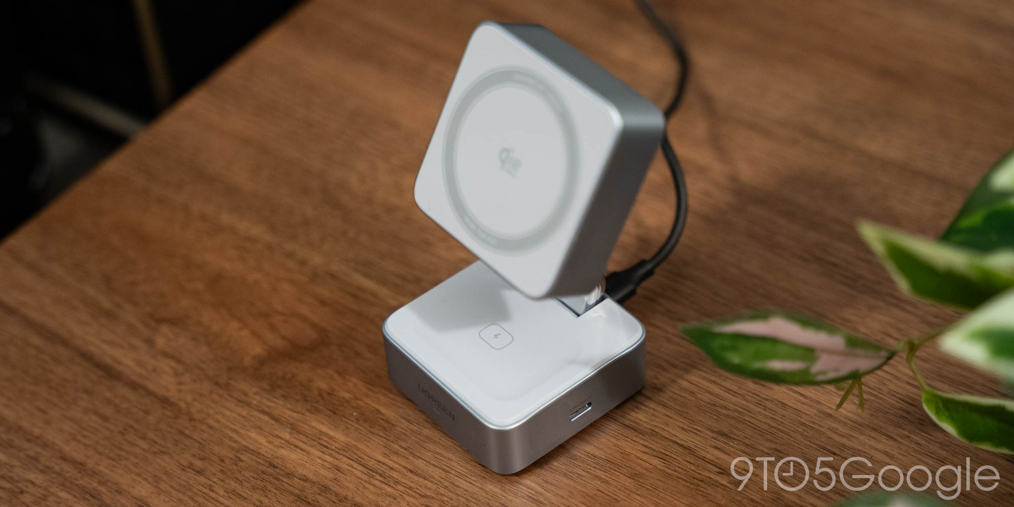 UGreen's Qi2 charger is a perfectly portable Pixel 10 dock [Gallery]