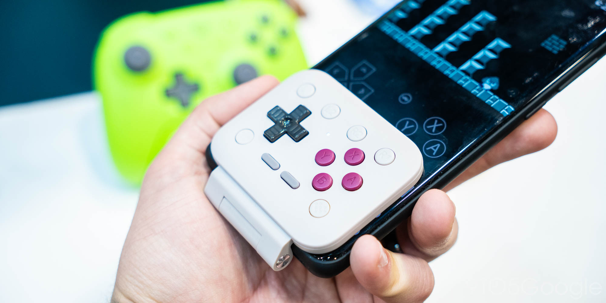 8BitDo Flip Pad is a perfectly portable Android emulator controller